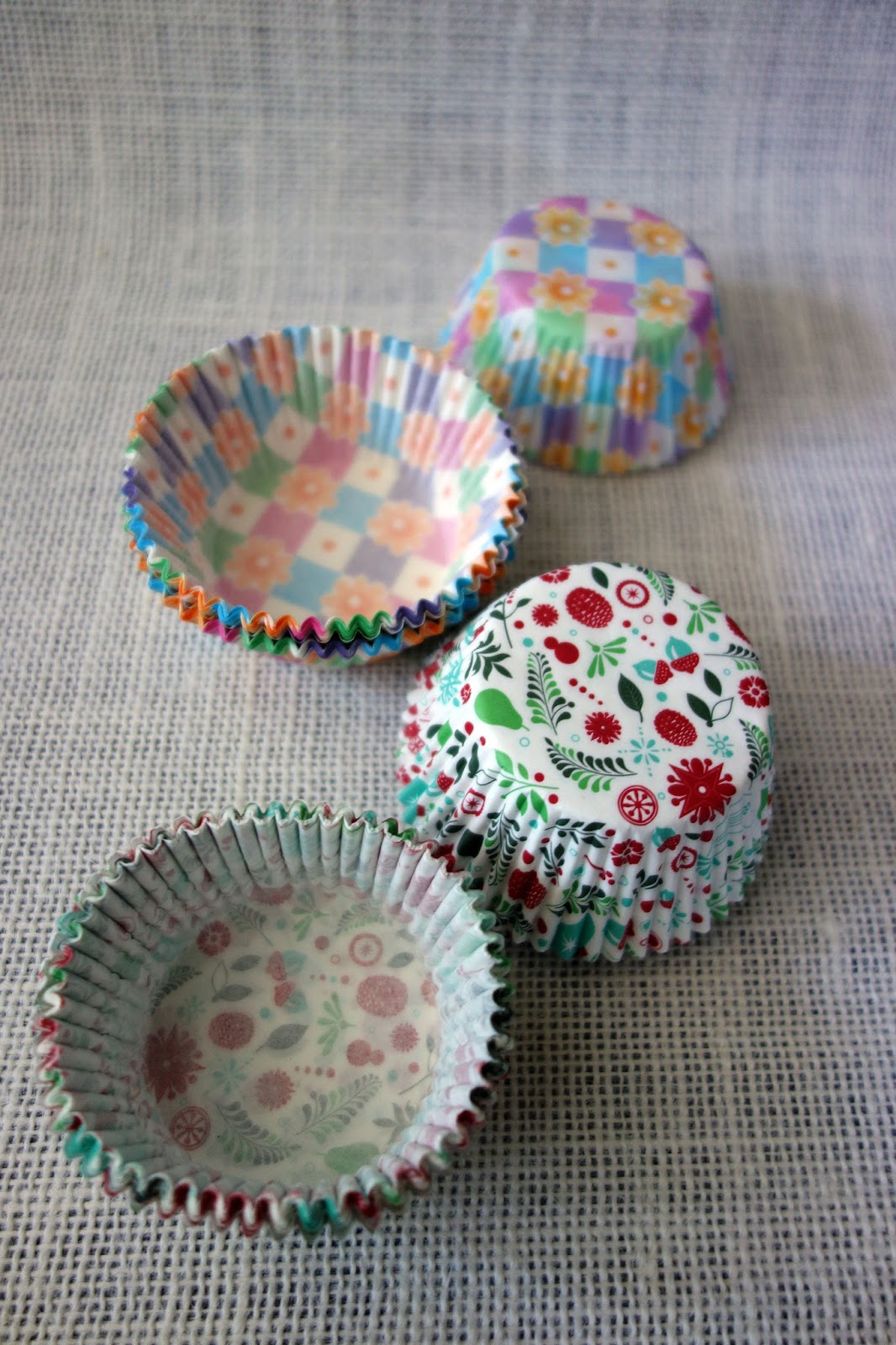 blah to TADA!: A Canister for Cupcake Liners