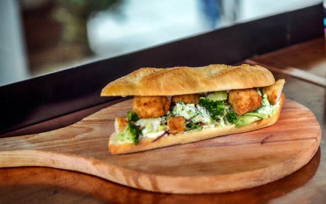 Reteta unui SANDWICH pentru domnisoare ce tin la silueta NUGGETS DE PUI ...