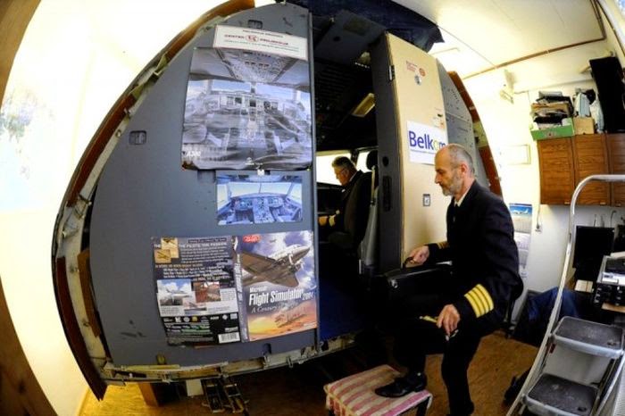 World Of Technology: This Homemade Flight Simulator Is Amazing (15 pics)