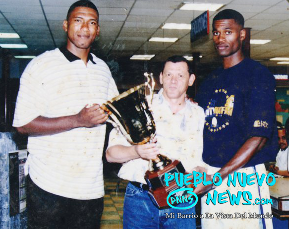 Calentando El Superior; STEPHEN JACKSON y RICHARD MATIENZO Le Entregan ...