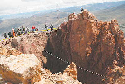 Montañas de Bolivia: La estructura del Cerro Rico es carcomida por 138 ...