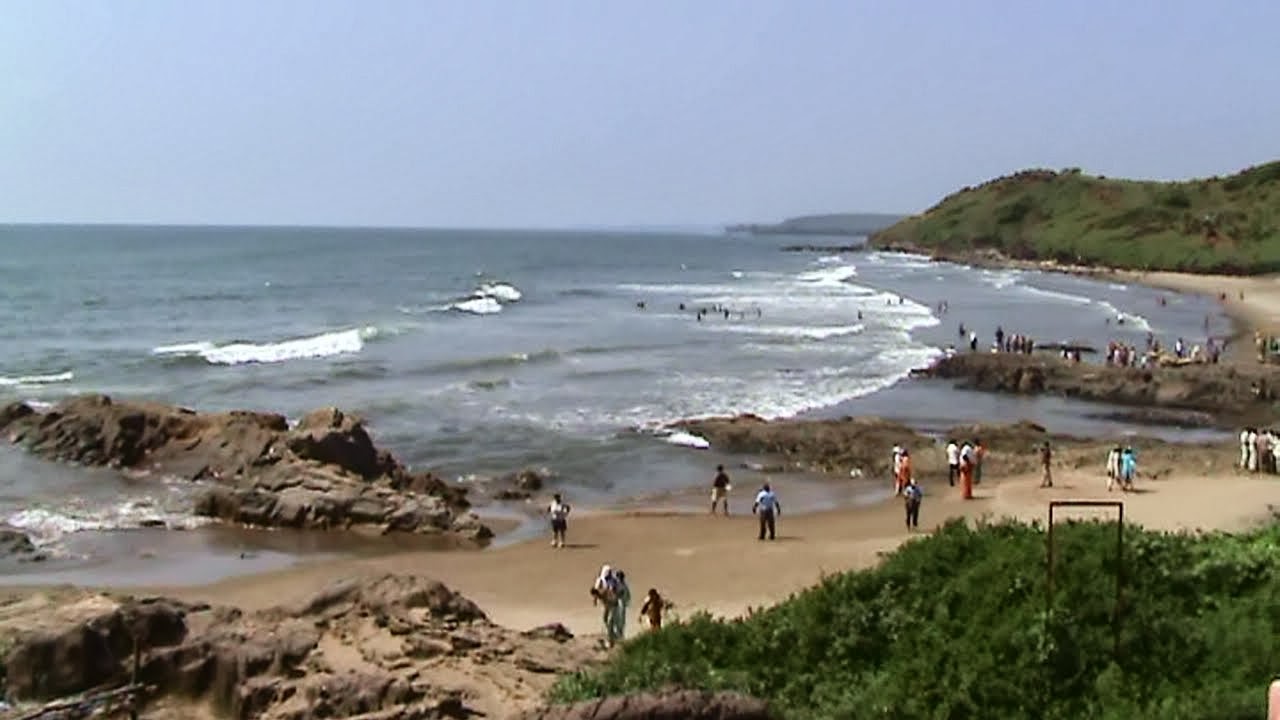 Visiting places of India: Dona Paula Beach in Goa
