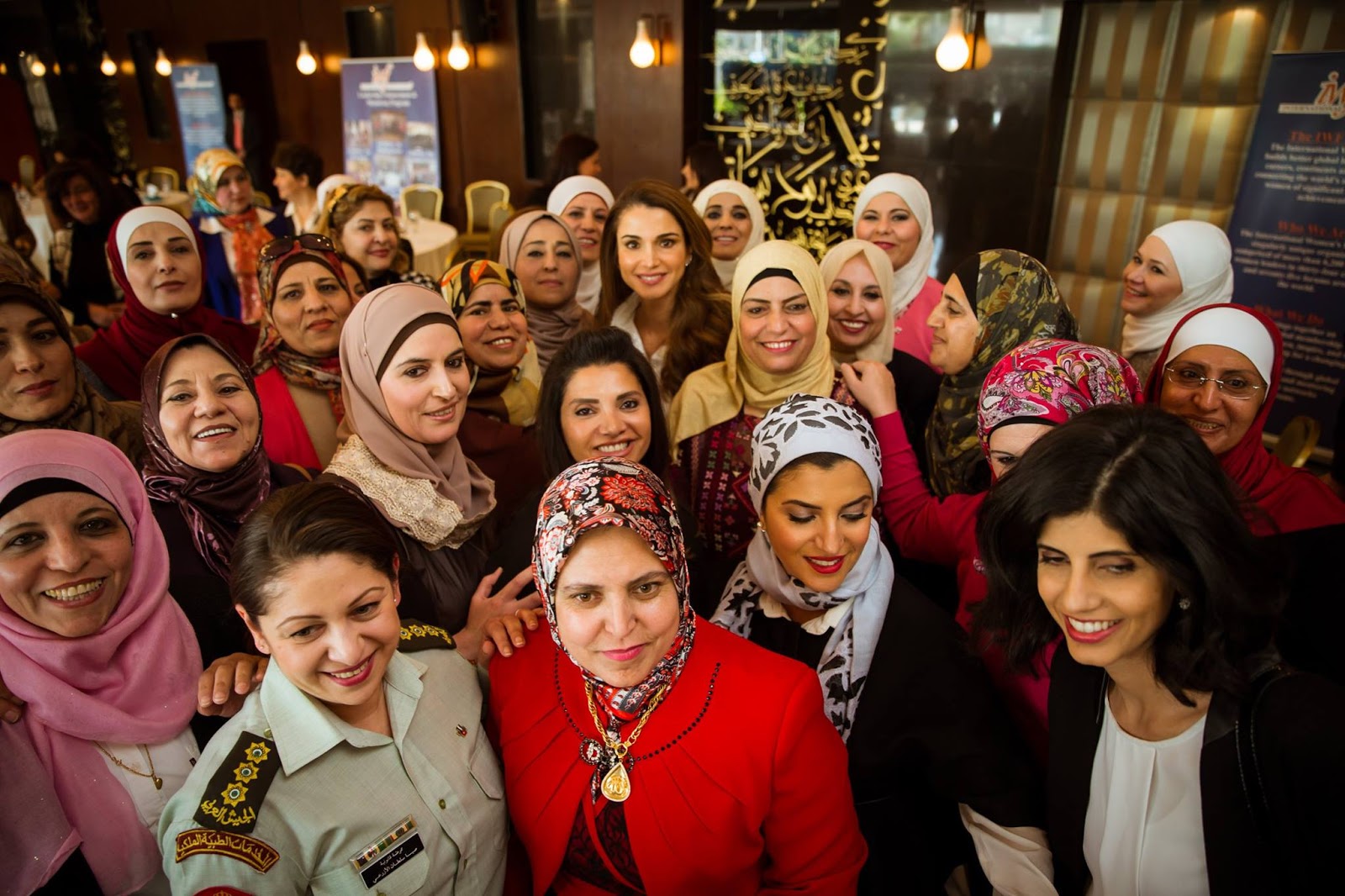 La Cour Royale Jordanienne: La Reine salue les femme ce 8 Mars - The ...