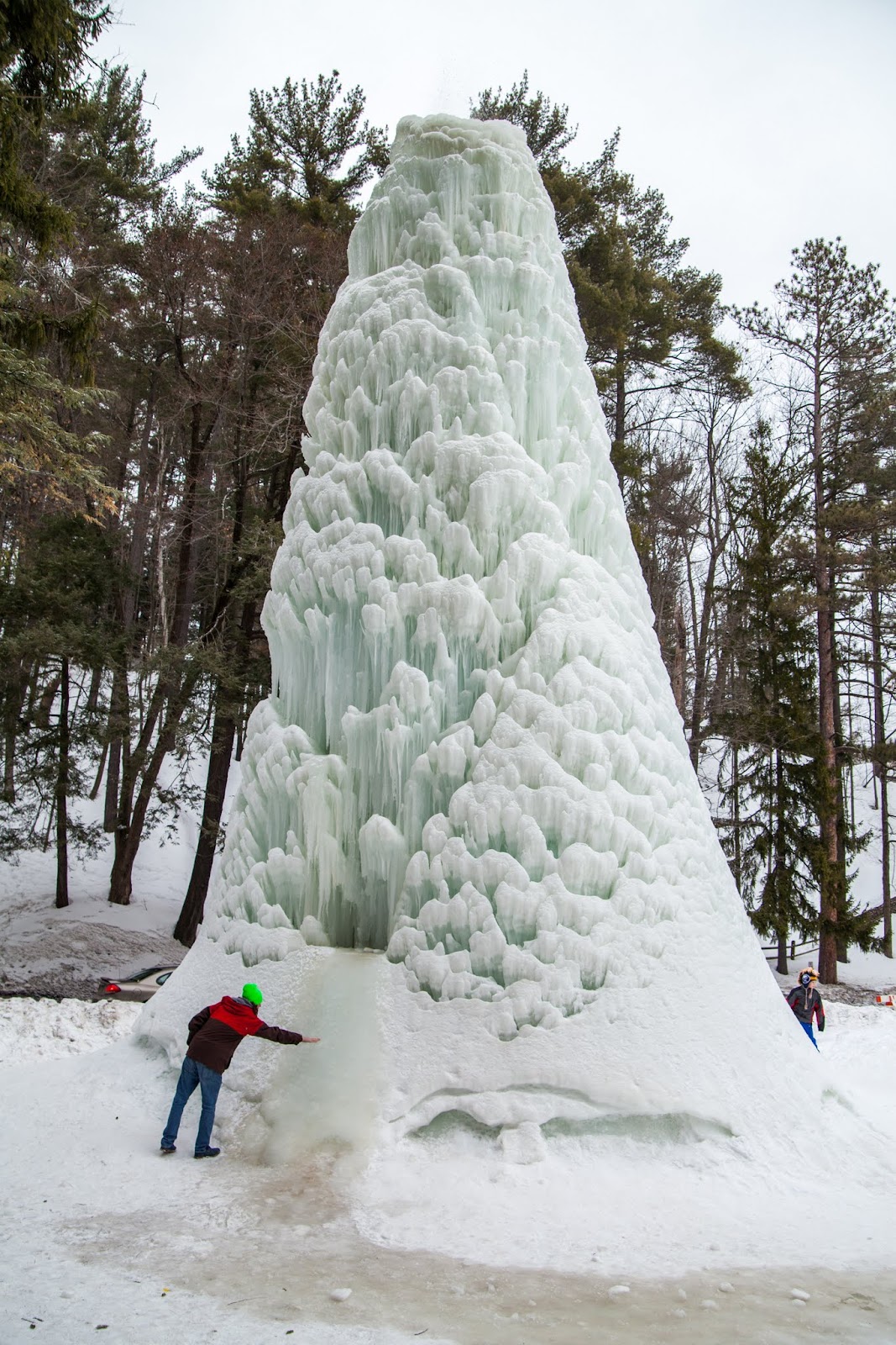 Ice Volcano in Letchworth State Park - Explore the World with Simon Sulyma