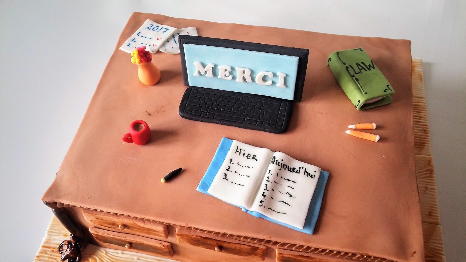 CakeSophia: Office desk cake