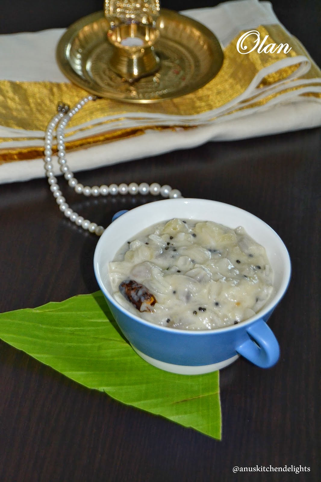 Anu's Kitchendelights: OIan Recipe - Easy and Quick Potato Oalan Recipe