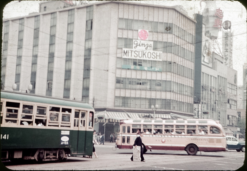 20 Rare and Wonderful Color Photographs Capture Daily Transport in ...