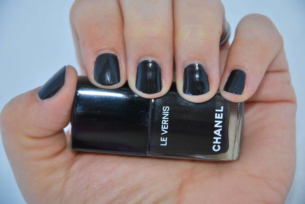 Schöne Nagellacke: Chanel Gris Obscur 538