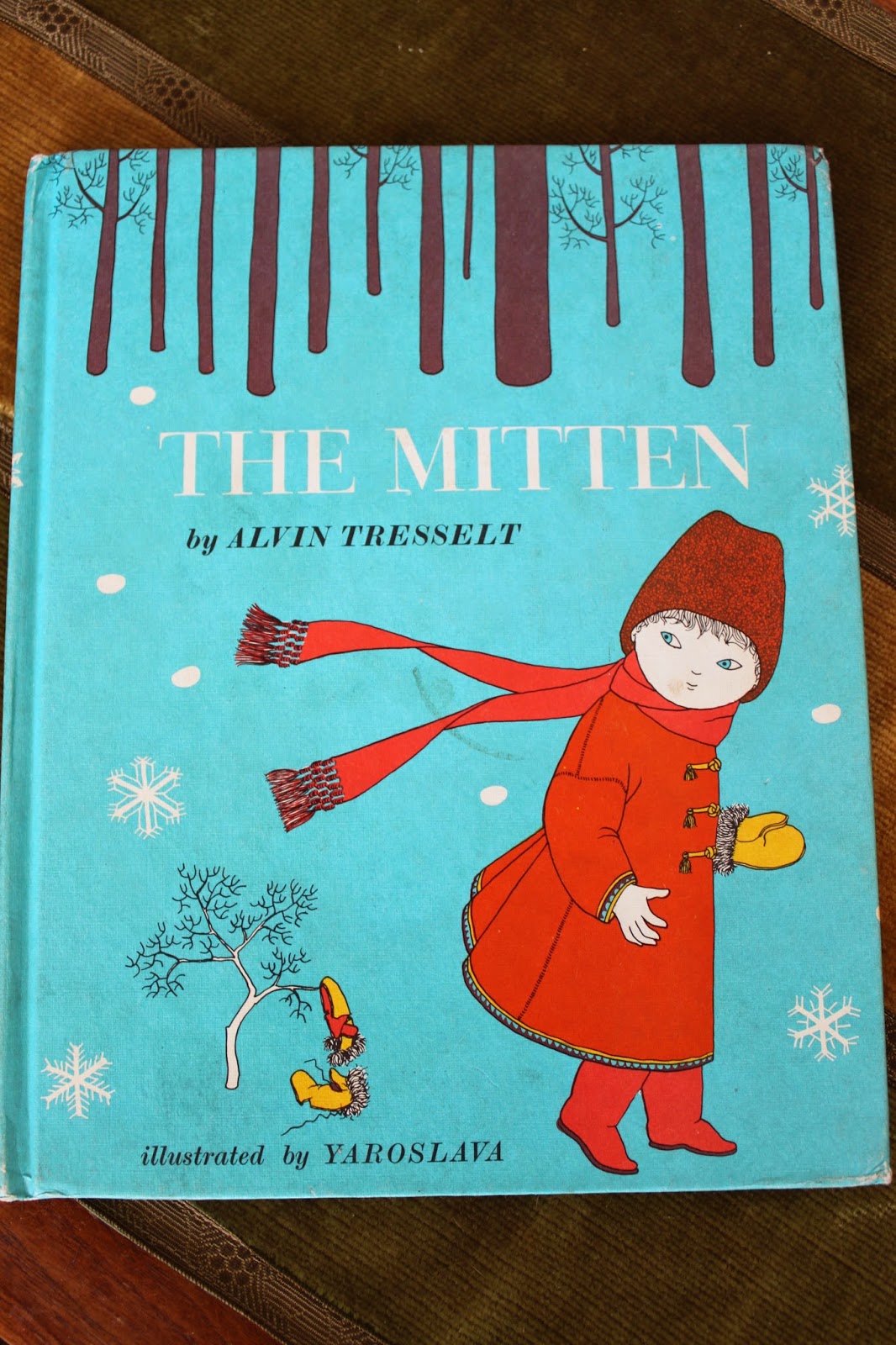 the marlowe bookshelf: The Mitten