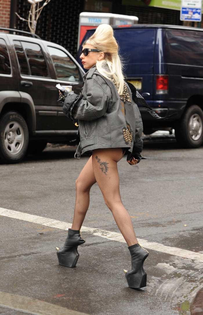 Lady Gaga Fashion Icon Lady Gaga Calling On Fans To Design T shirts lady-gaga-fashion-icon-lady-gaga-calling-on-fans-to-design-t-shirts