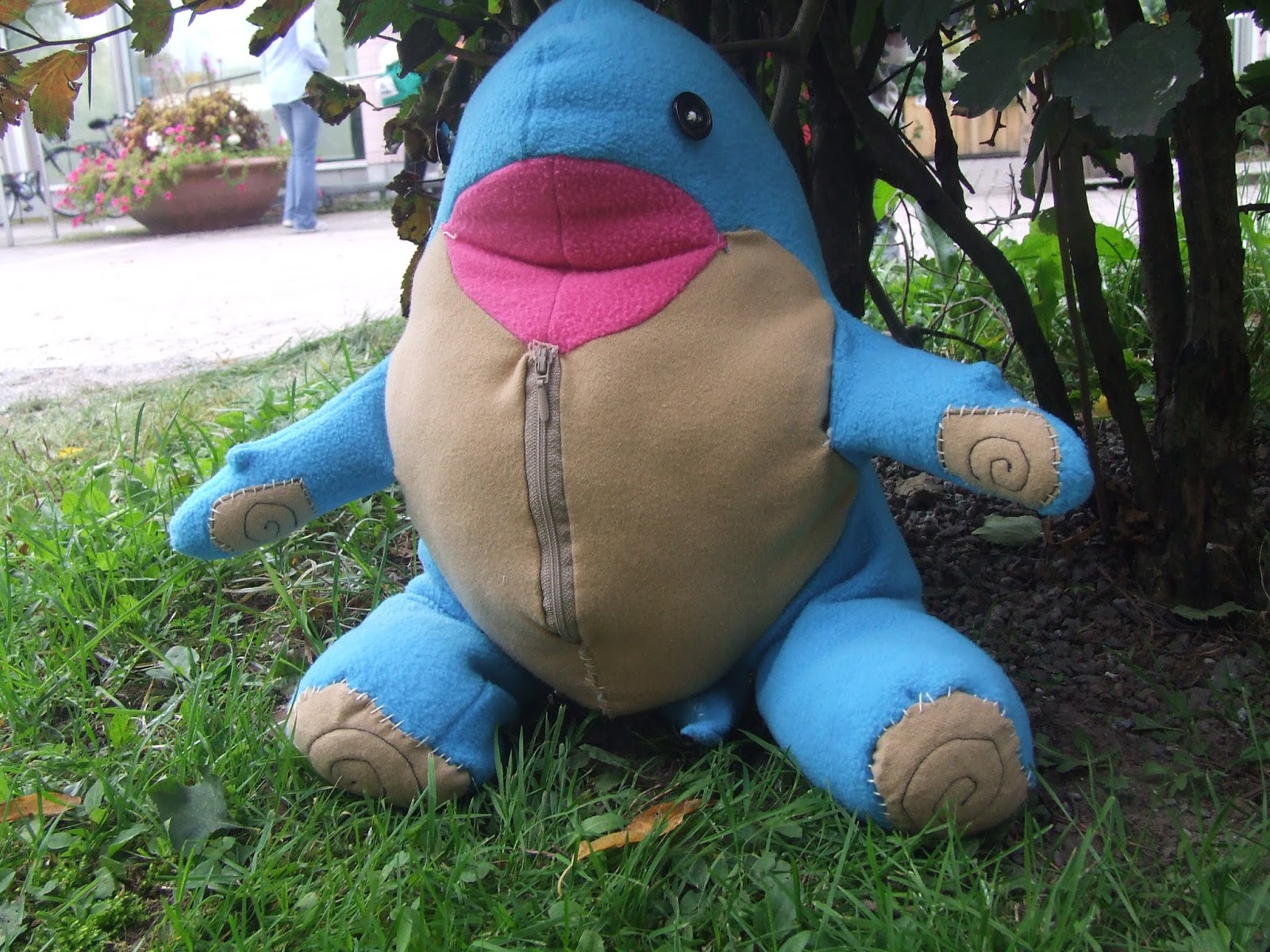Guild Wars 2- Plushie Quaggan backpack