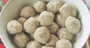 Indonesian Recipes (English): Baso Daging (Indonesian Meatball Soup)