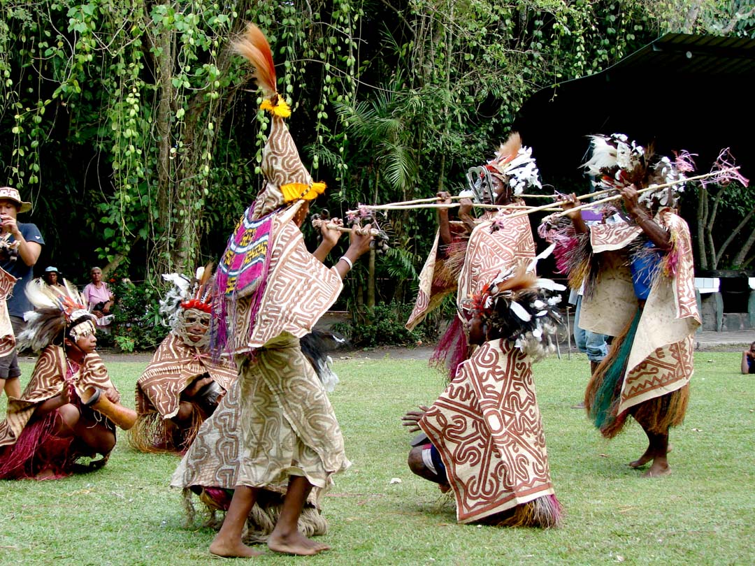 Tembari Children's Care (TCC) Inc: Oro community sing-sing: Lucky day ...