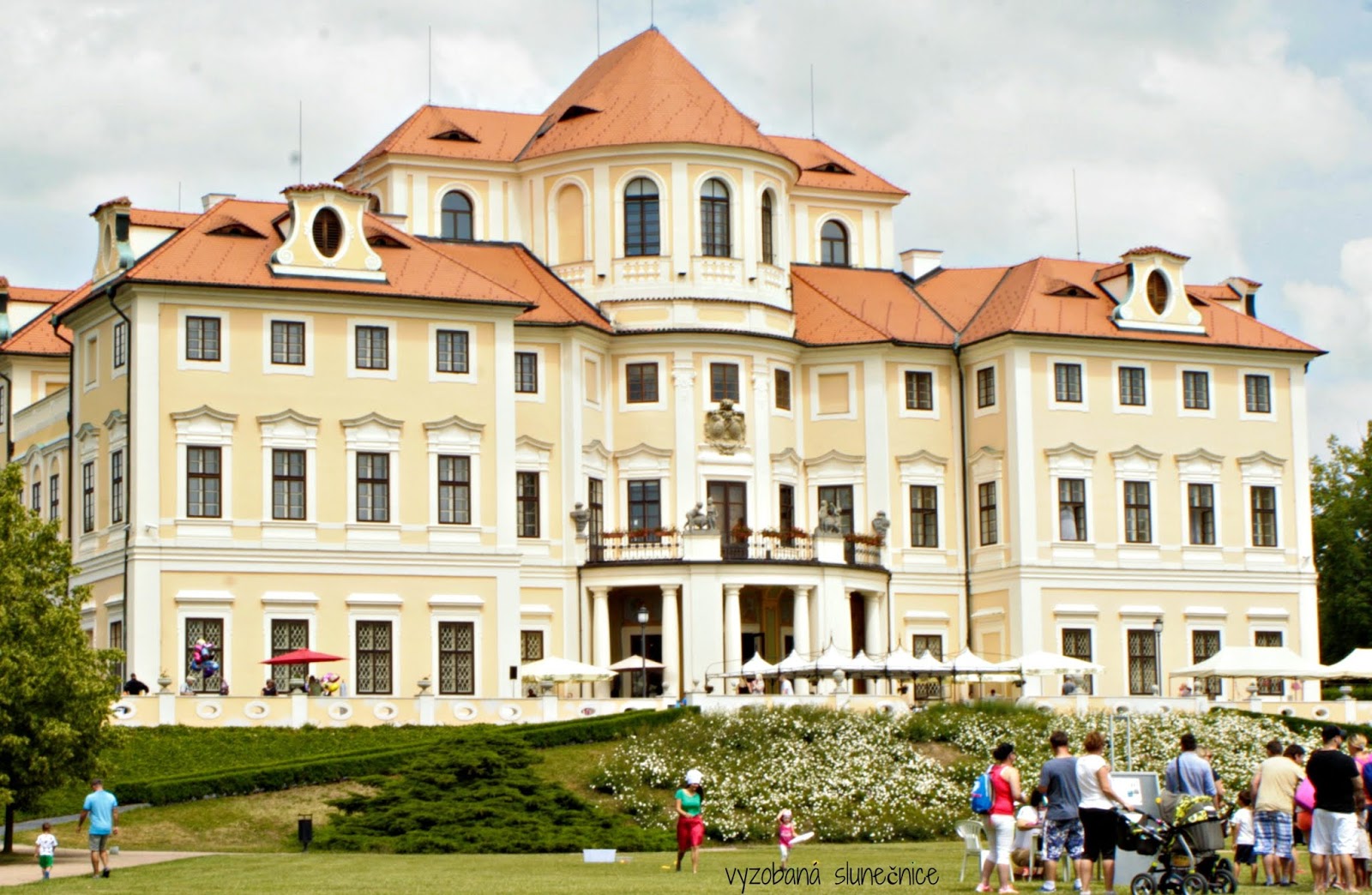 tak trochu vyzobaná slunečnice: zámek Liblice