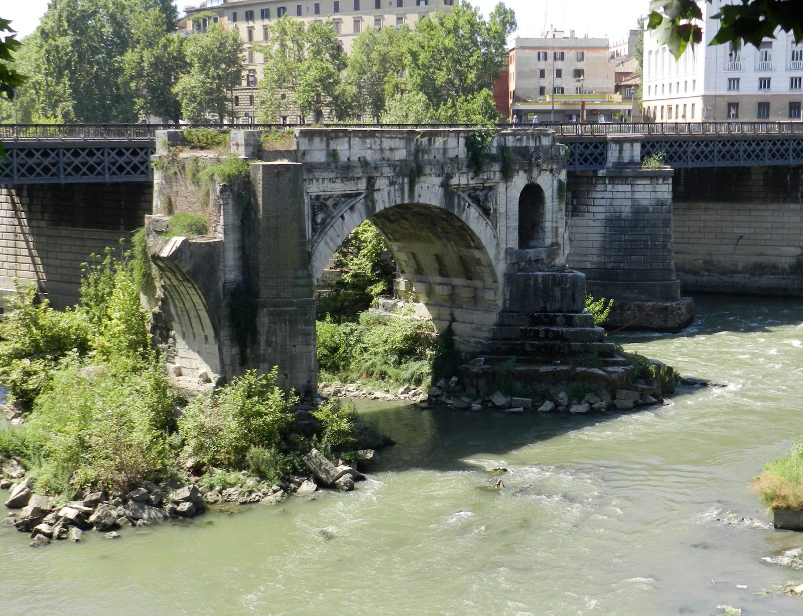 ROMA, CAPUT MUNDI: PUENTE EMILIO