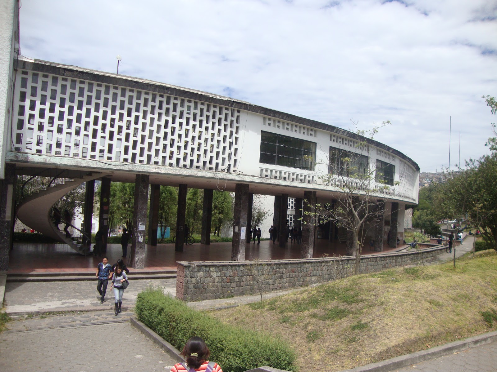 RAYUELA NOTICIAS: Confusiones alrededor de la primera edificación de la ...