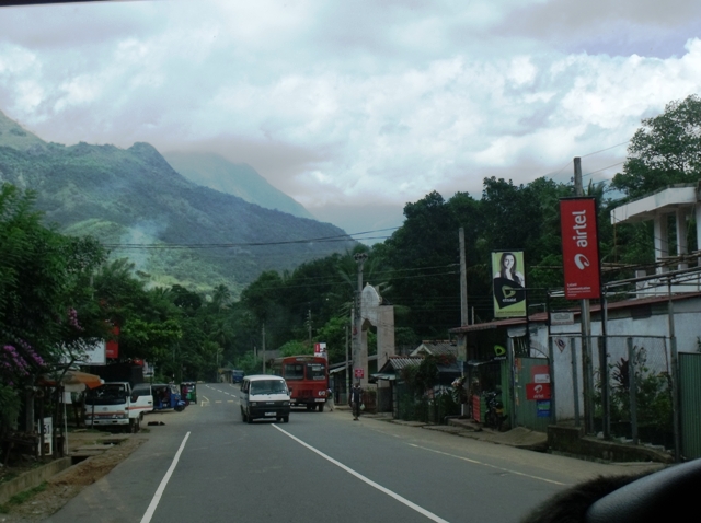 Images of Sri Lanka on blogspot.com: Scenes outside Balangoda on the ...