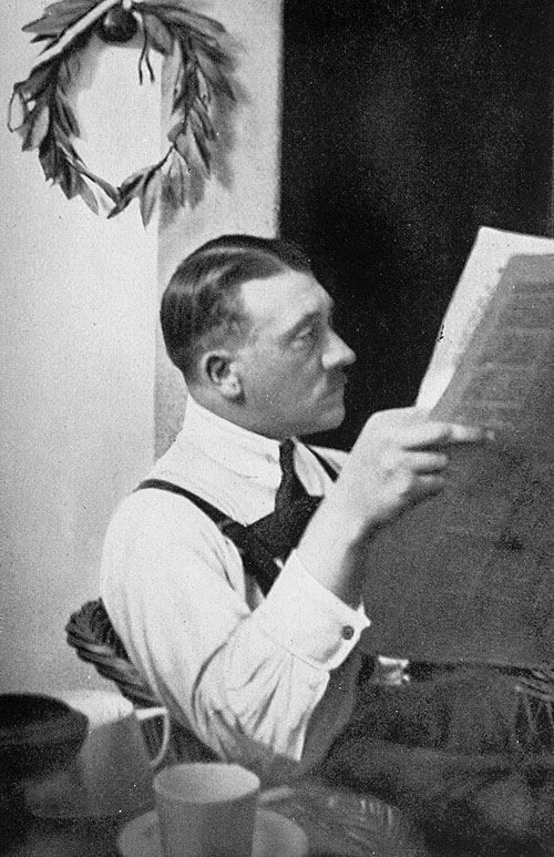 Mein Führer: Los lectores de periódicos