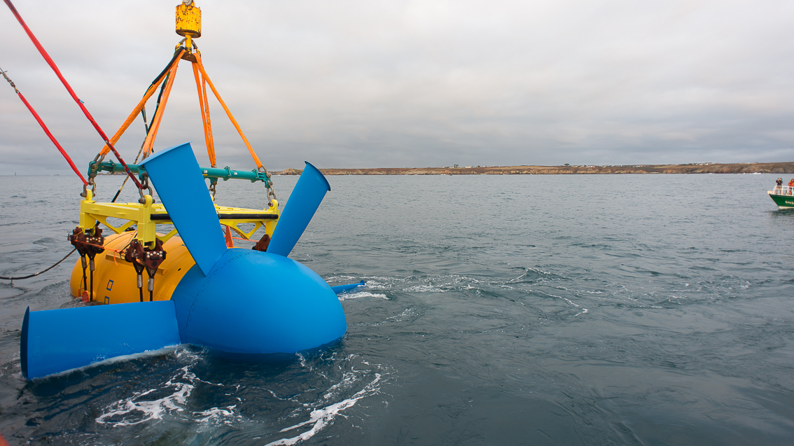 La primera turbina mareomotriz de Europa instalada en la isla Ouessant.