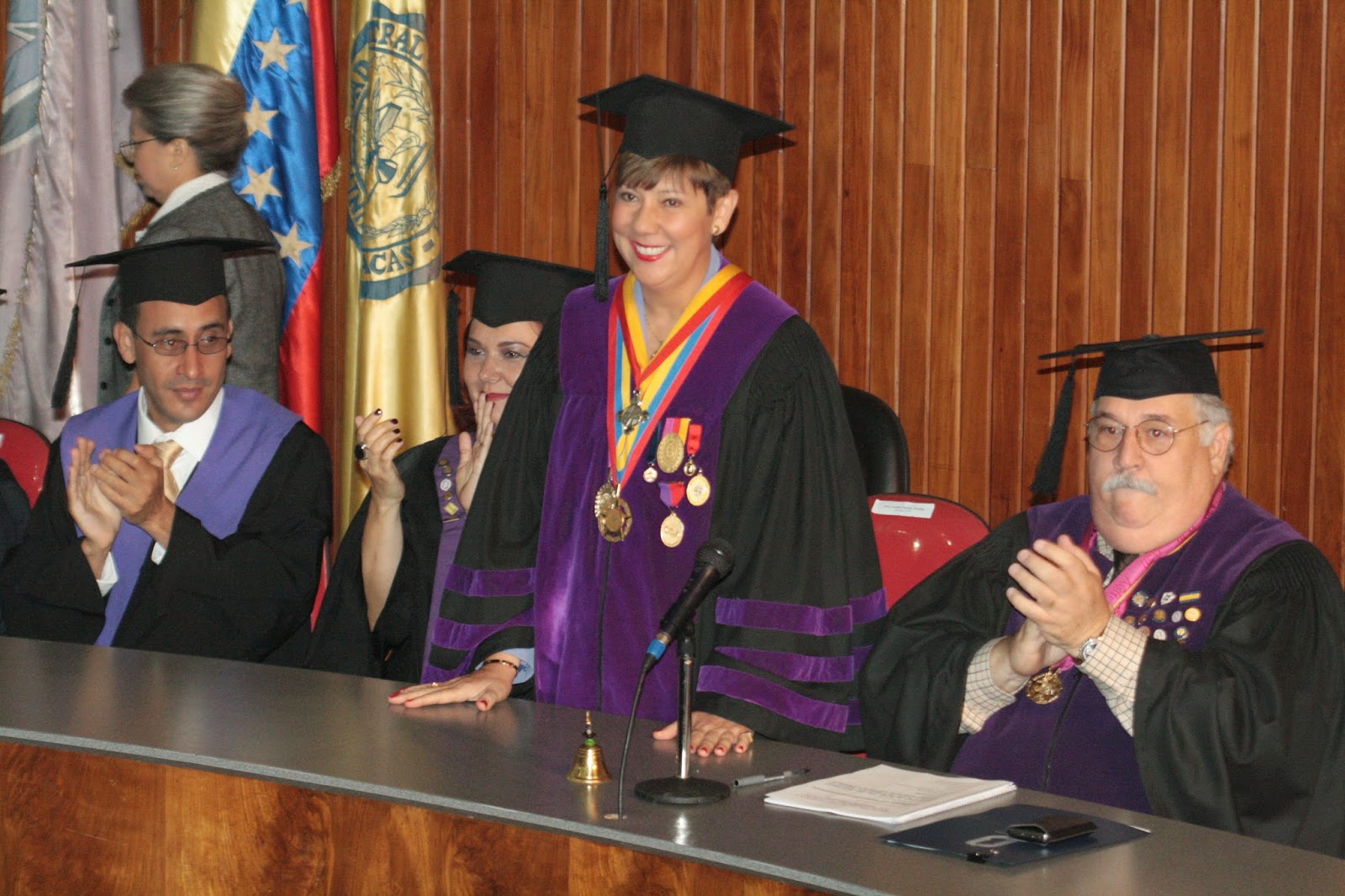 TOGA Y BIRRETE: marzo 2015