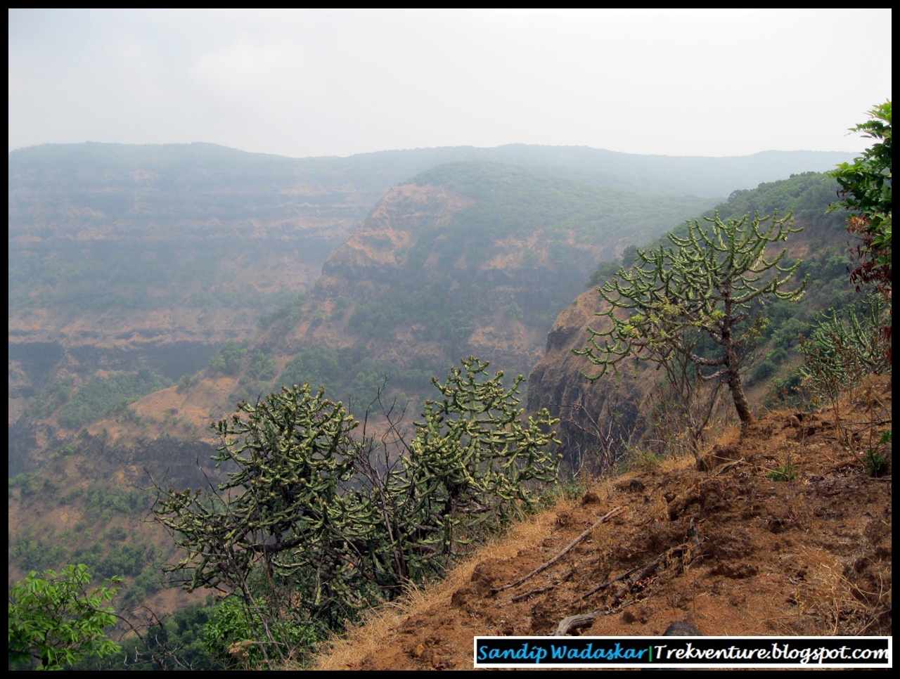 माझी मुशाफिरी... A trekker's photodiary by Sandip Wadaskar ...