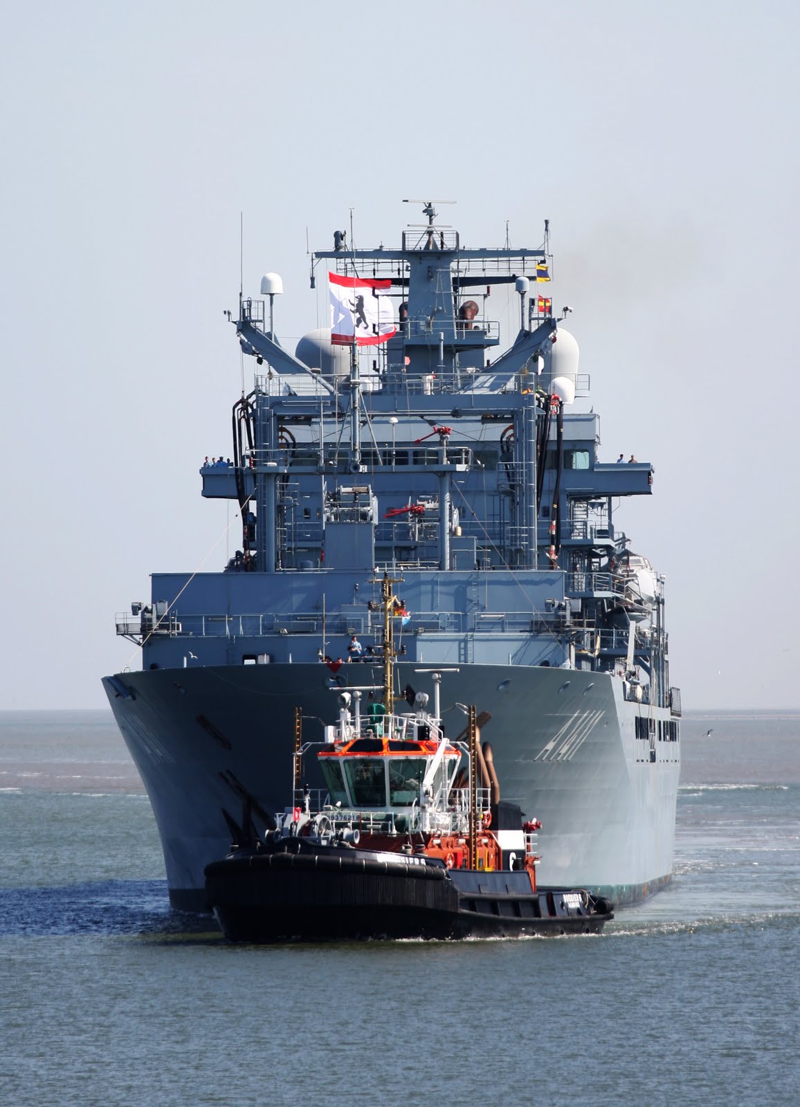 Defense News: FGS Berlin (A1411)