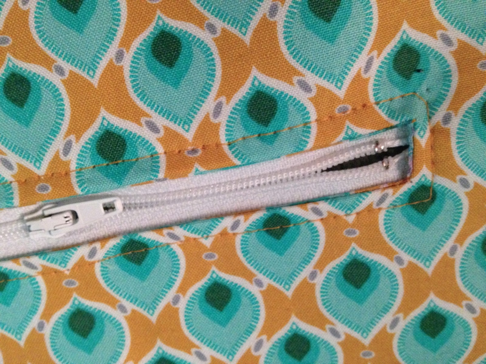 DIY Tutorial: Zipper Pocket