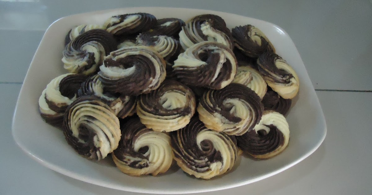 Zara ♥ Baking: TWO-TONE COOKIES...