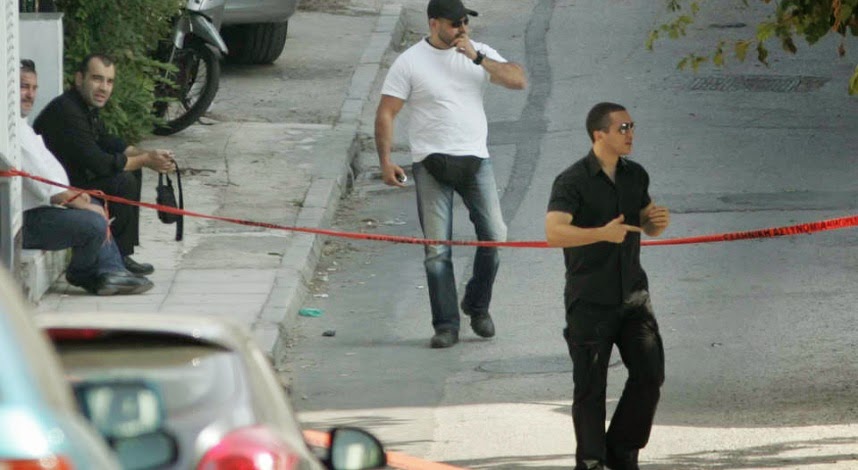 ΕΛΑΤΕ ΝΑ ΓΕΛΑΣΟΥΜΕ ΛΙΓΟ... ΝΟΣΗΡΟΙ ΕΓΚΕΦΑΛΟΙ ΕΒΓΑΛΑΝ ΤΟ ΣΕΝΑΡΙΟ: Ο ...