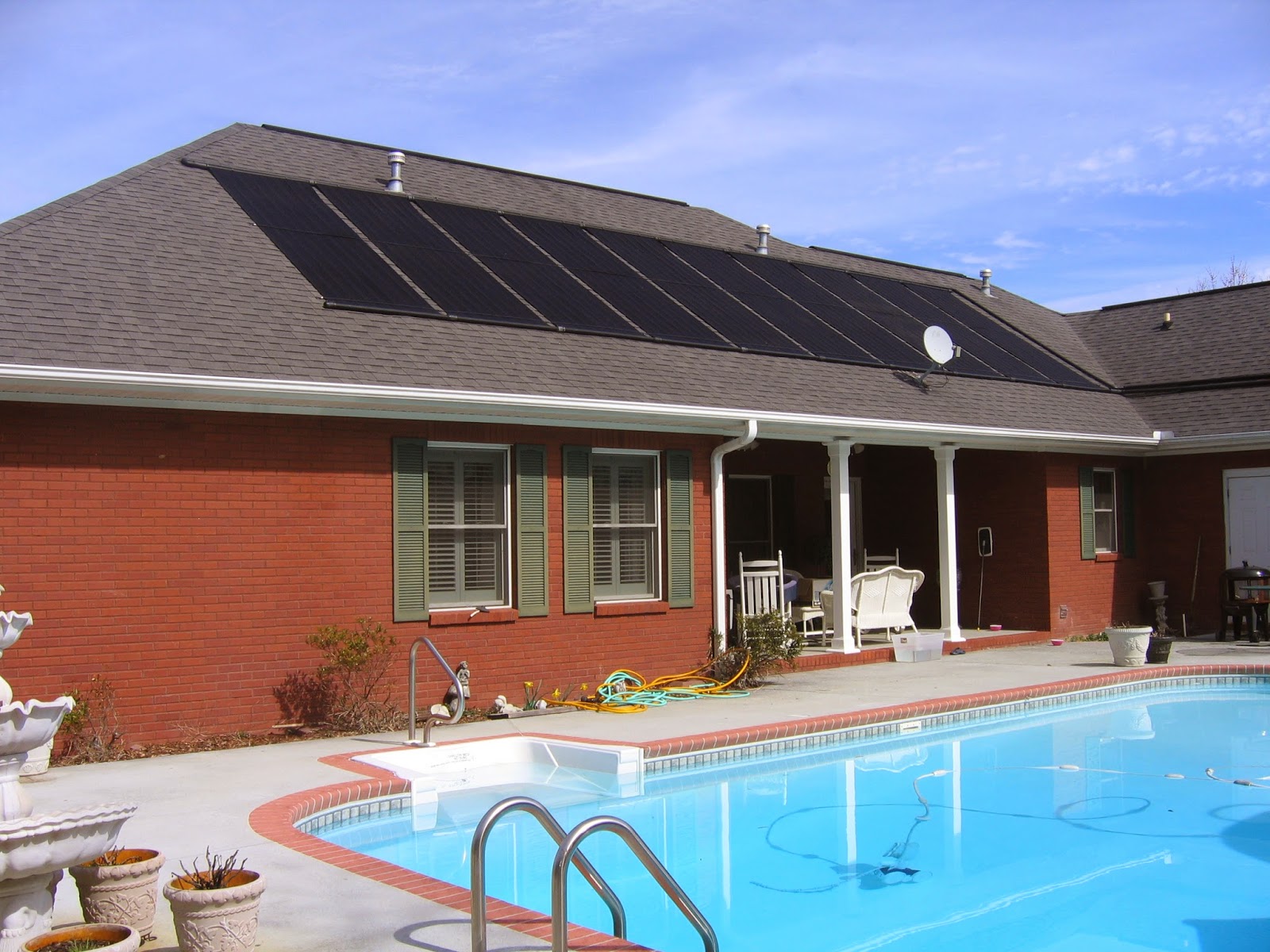 Techno Pool & Spa: Extend Your Swimming Season with Solar Panels
