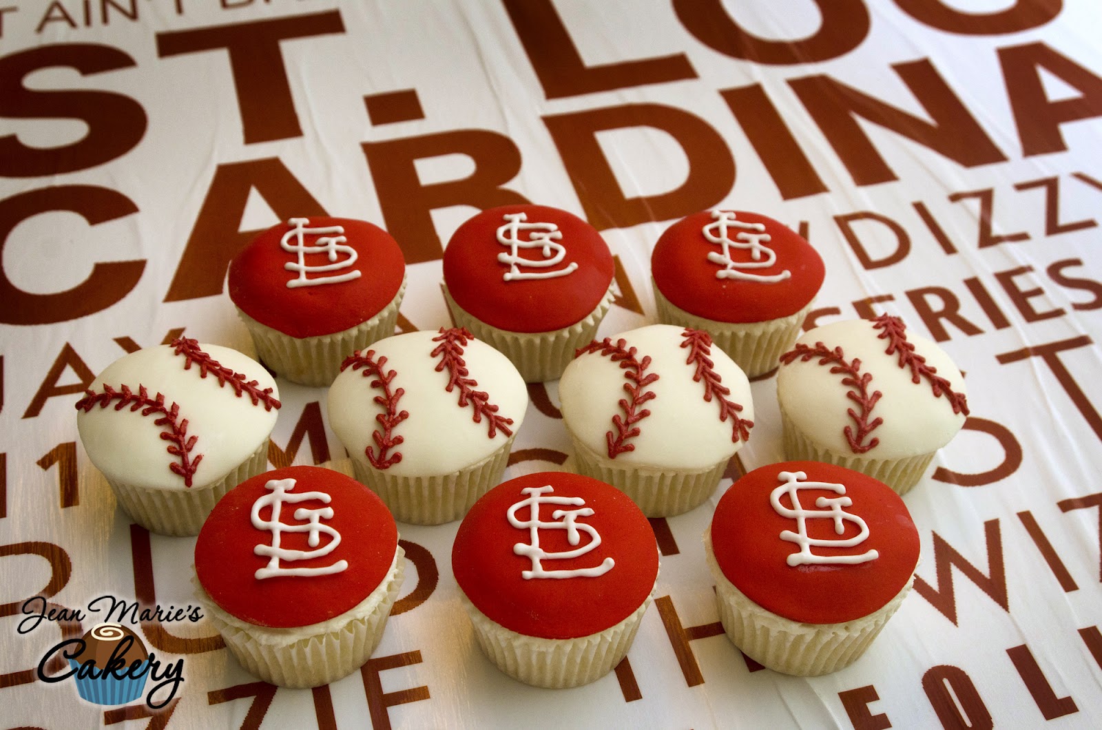 Jean Marie's Cakery: St. Louis Cardinals Cupcakes and Cake Pops