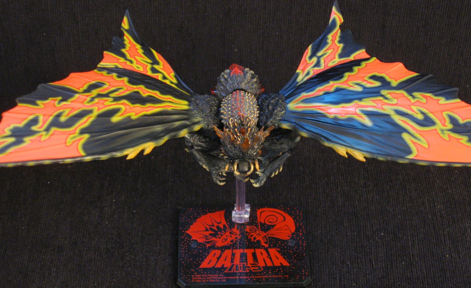 The Toyseum: S.H. MonsterArts BATTRA Figure Review