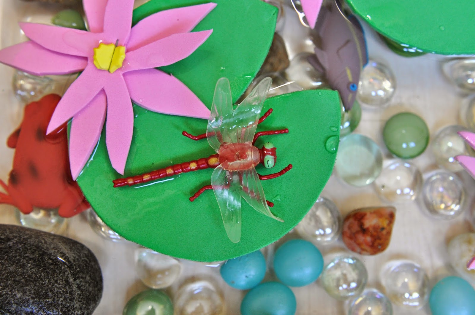Creative Projects for Kids: Insects in Water Sensory Bin