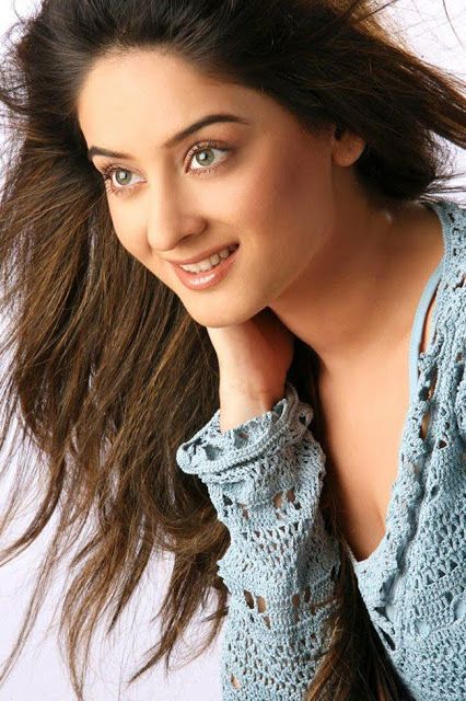 Mahi Vij Closeups