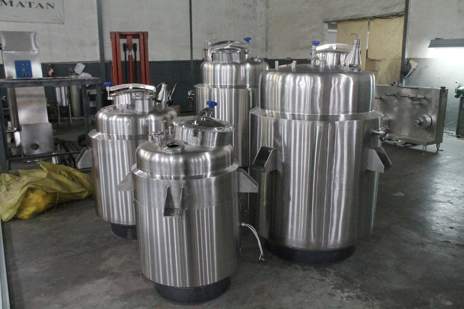 SPESIFIKASI MESIN FARMASI: SPESIFIKASI RECEIVER TANK 2000 LITER