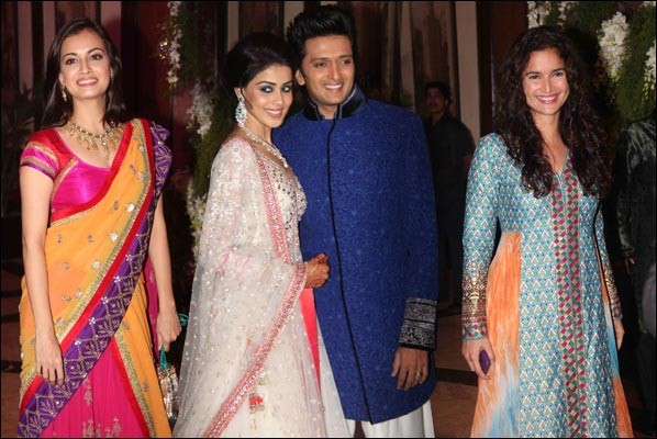 Genelia D'Souza married with Riteish Deshmukh [Wedding Video, Stills]