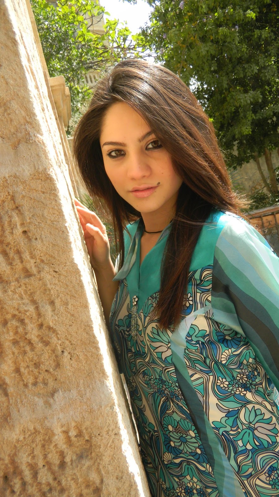 Gorgeous Pakistani Actress Neelam Muneer Super Hot Facebook Photos ...