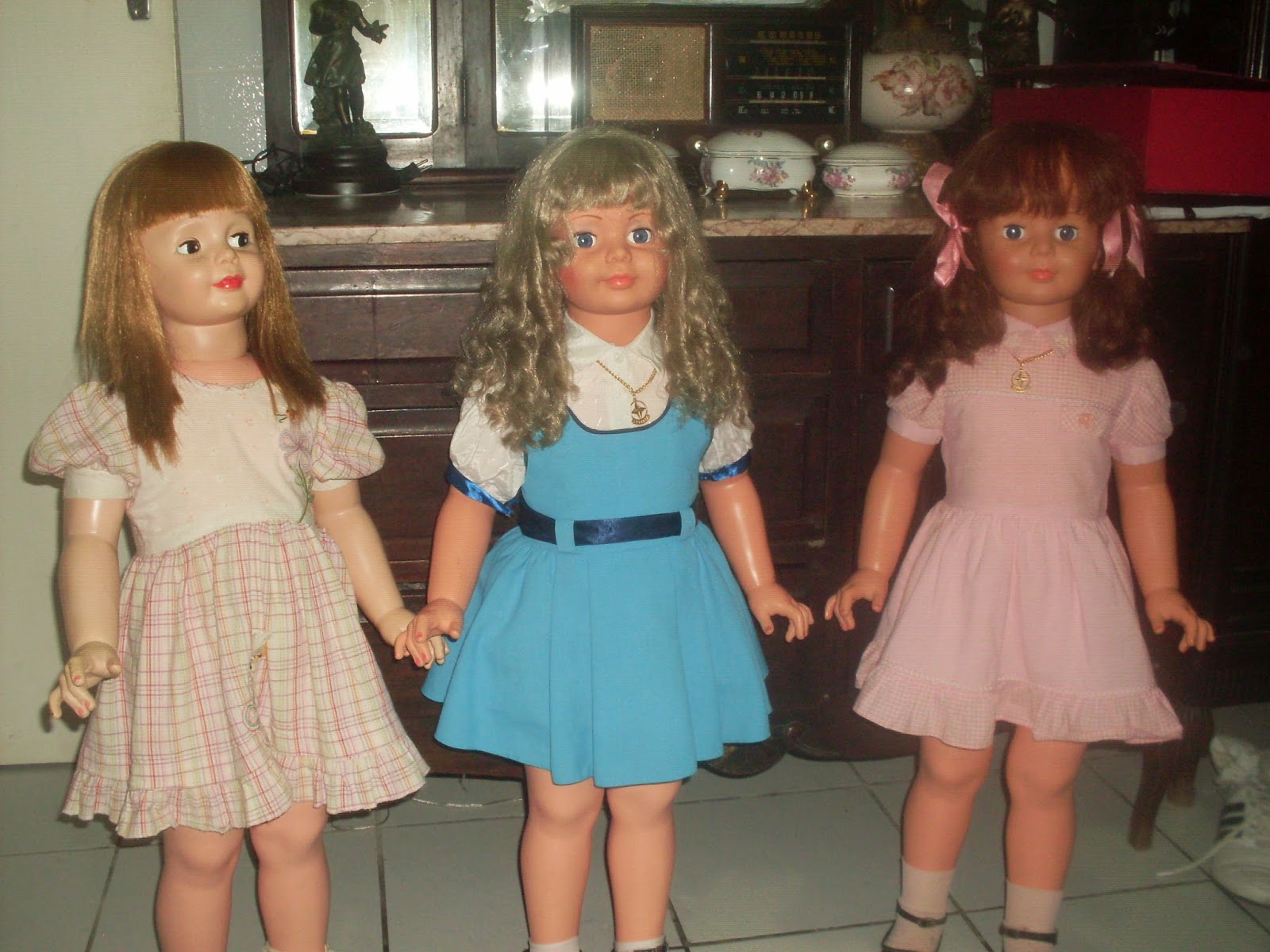 Brinquedos Antigos :Curiosidades e Colecionismo: UMA BONECA GRANDE