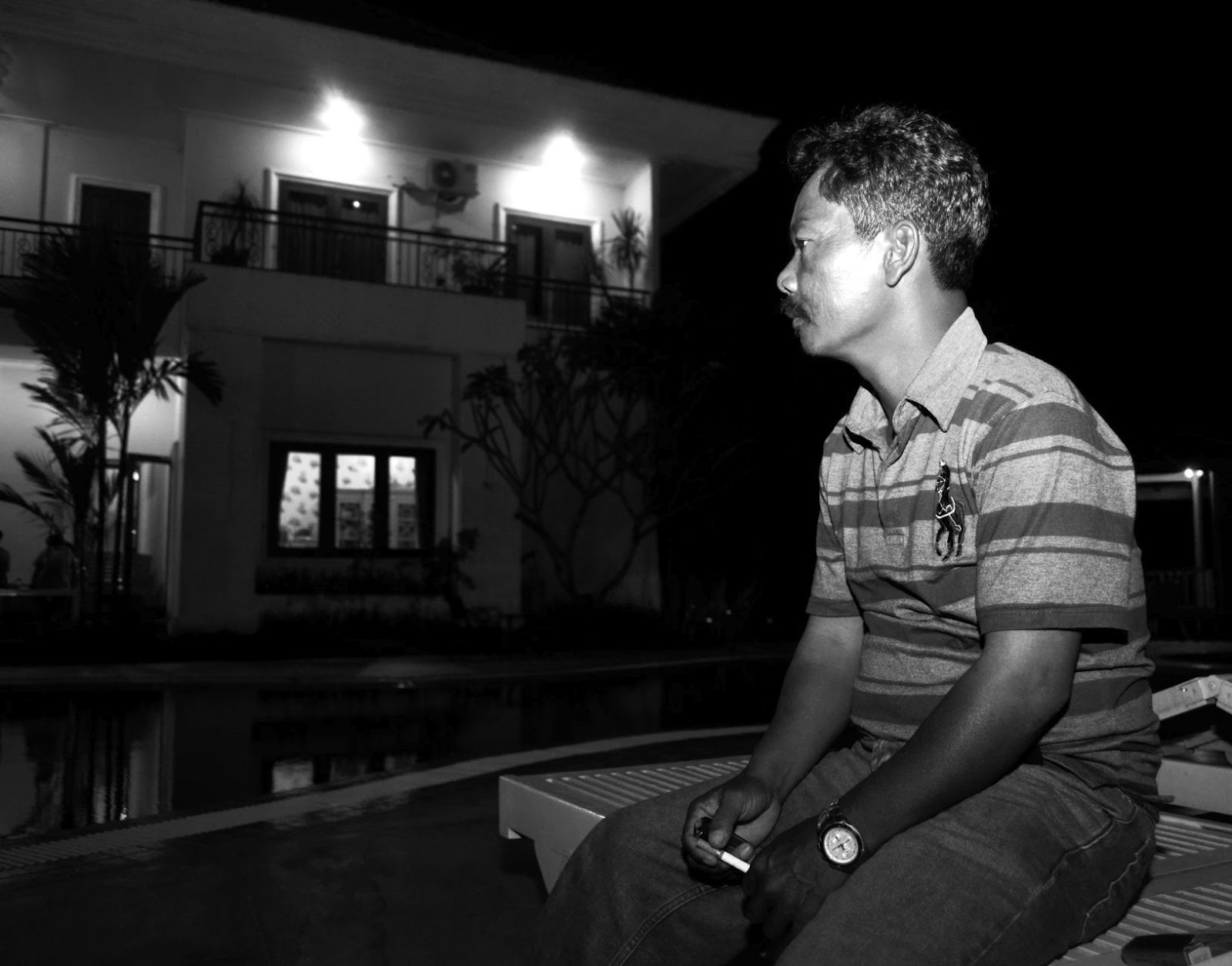 Paijan “Pak Lek” dari palu, gergaji dan meteran, hingga duduk di kursi ...