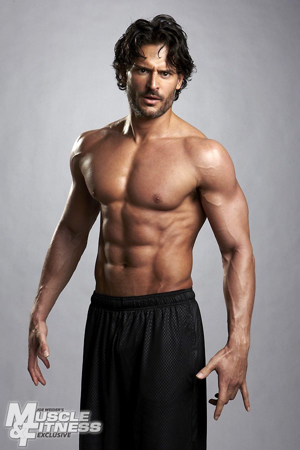 JOE MANGANIELLO bande tous ses muscles pour Muscle and Fitness ...