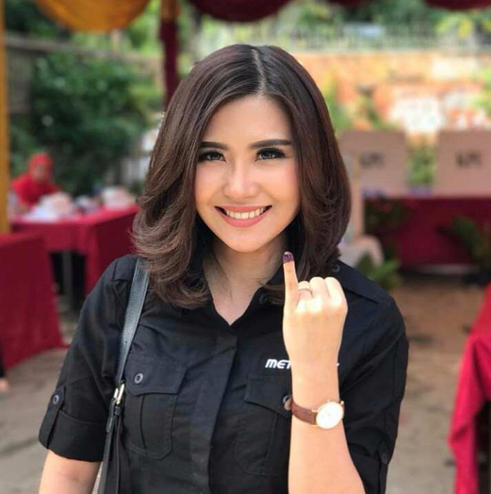 Foto dan Biodata Zilvia Iskandar, Presenter Cantik di Metro Tv - Kamus ...