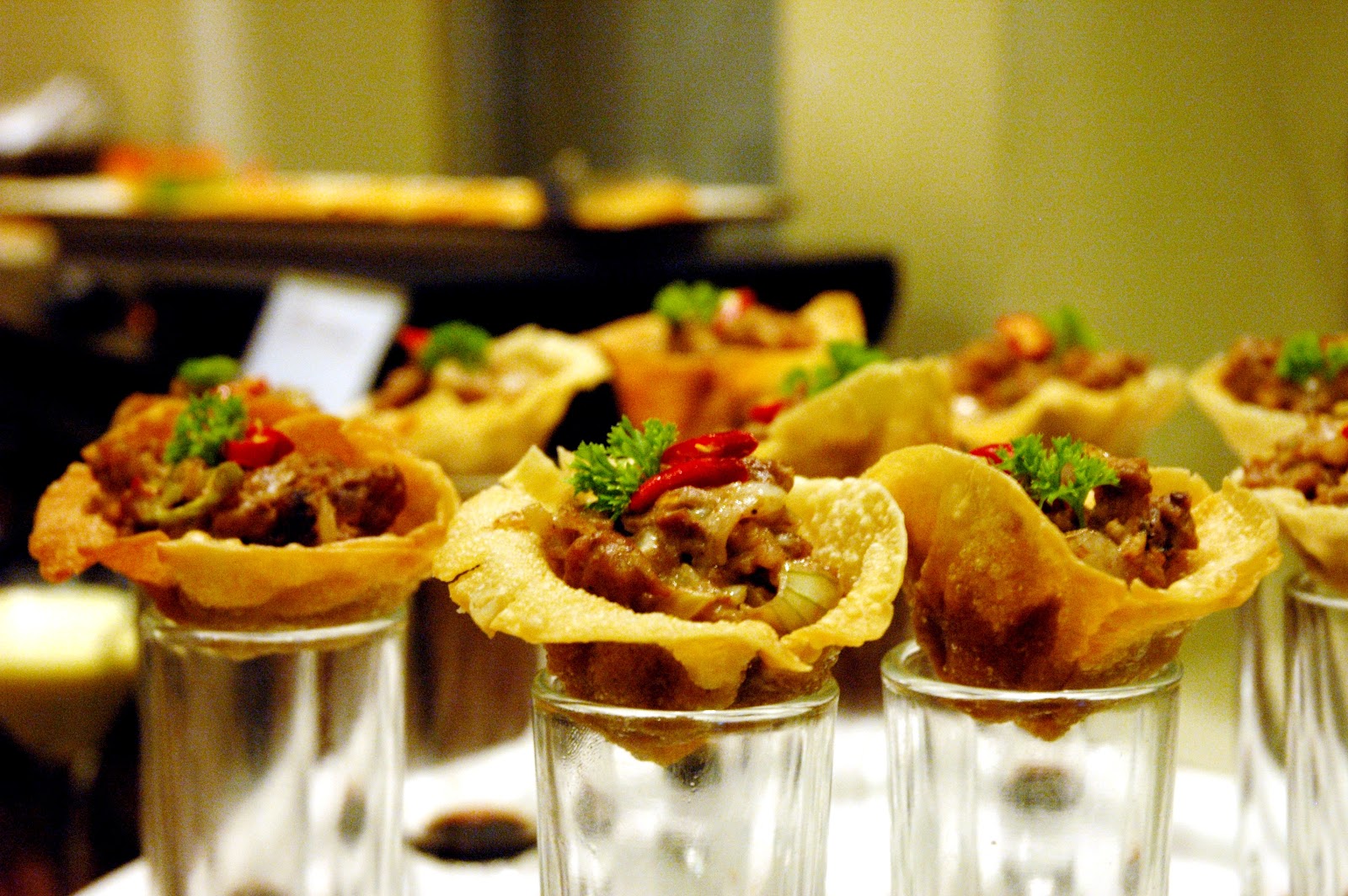 DUDE FOR FOOD: A Buffet Dinner at Primero Casa Filipino