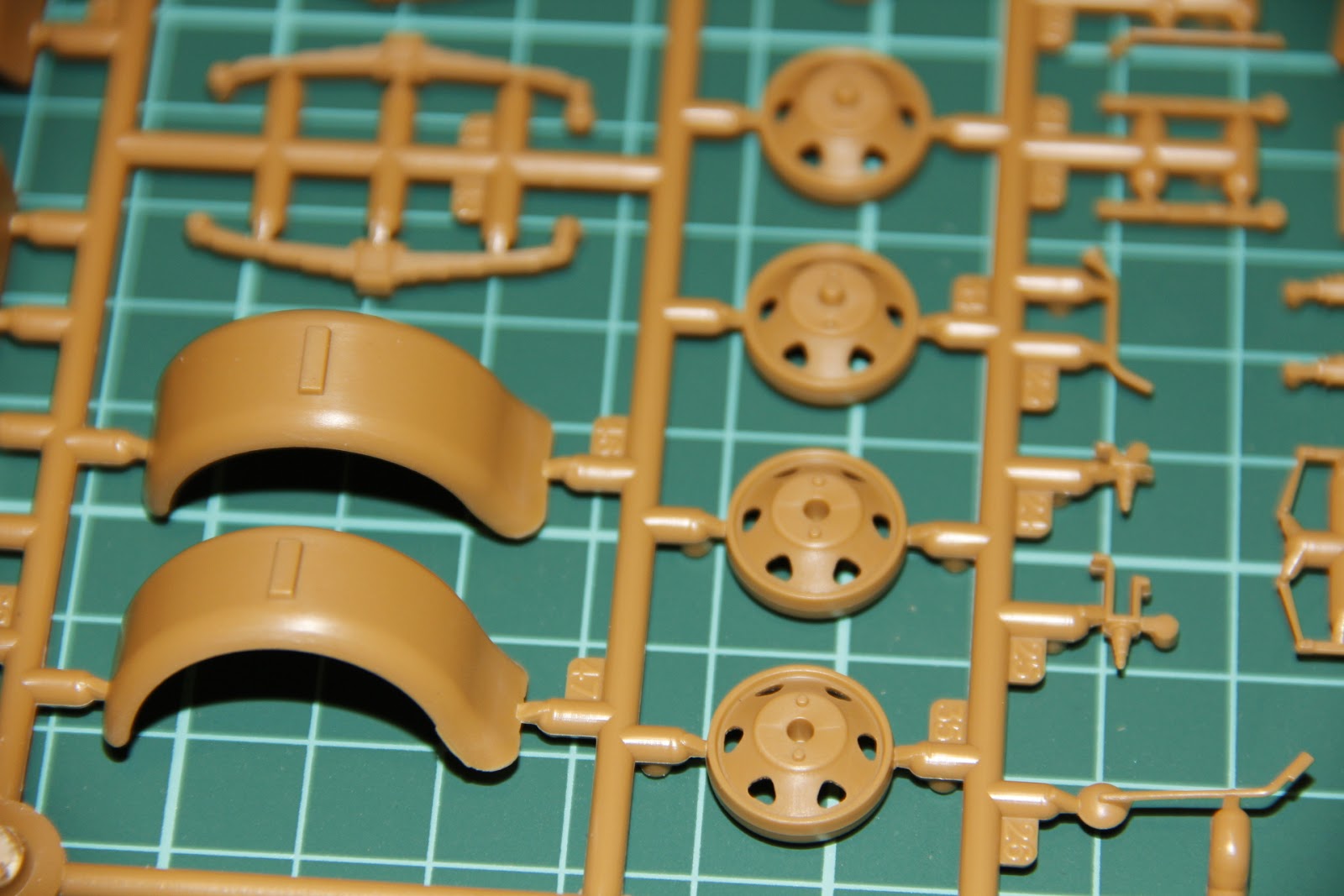 ICM 1/35 Typ 2,5-32 (1,5to) (35401) - DetailScaleView