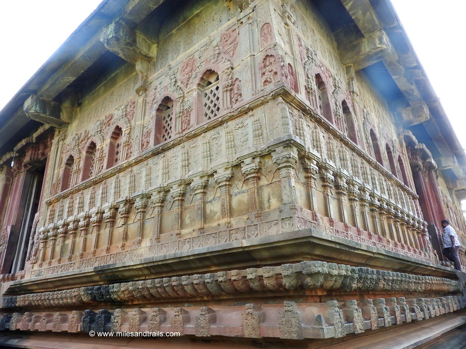 Miles and Trails: Aghoreshwara Temple, Ikkeri
