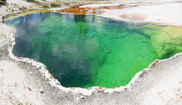 THE WORLD GEOGRAPHY: 12 Wonderful Hot Springs