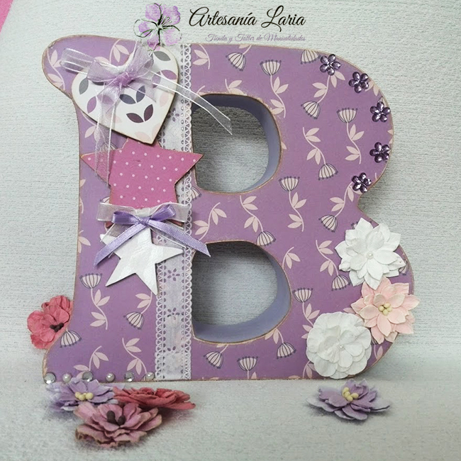 Artesania Laria: Más letras decoradas en nuestro taller!!