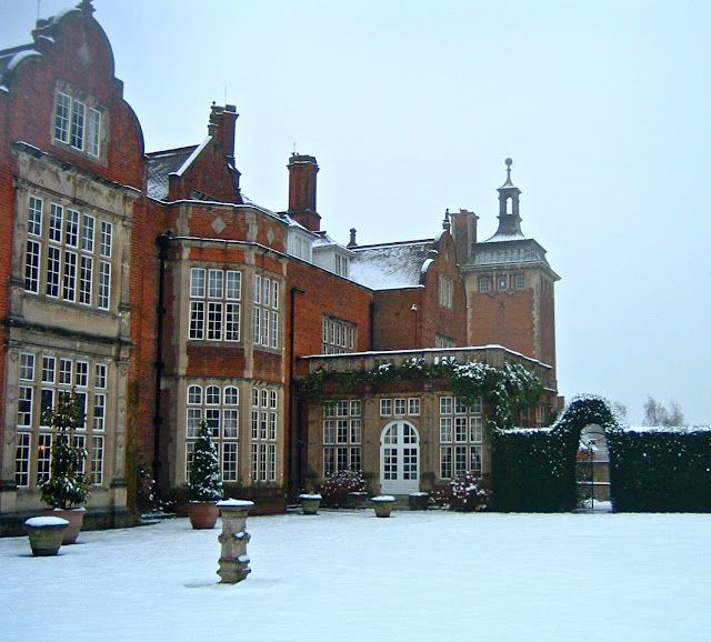 Champagne Reveries: Tylney Hall - Hook