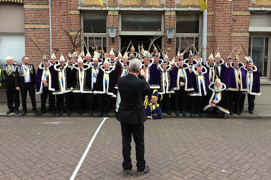 de nieuwe schakel - herenthout: Twee nieuwe keizers voor Peer Stoet