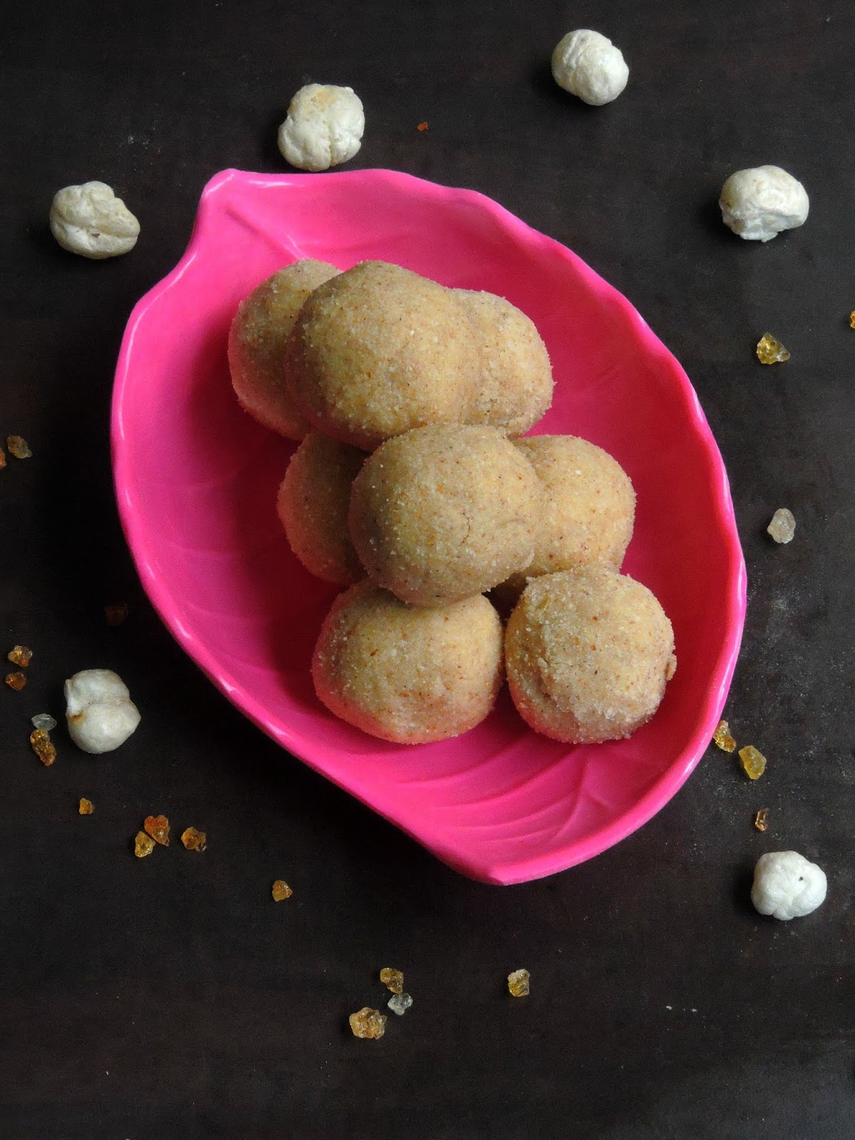 Priya's Versatile Recipes: Makhana Goond Ka Laddoos/Puffed Lotus Seeds ...