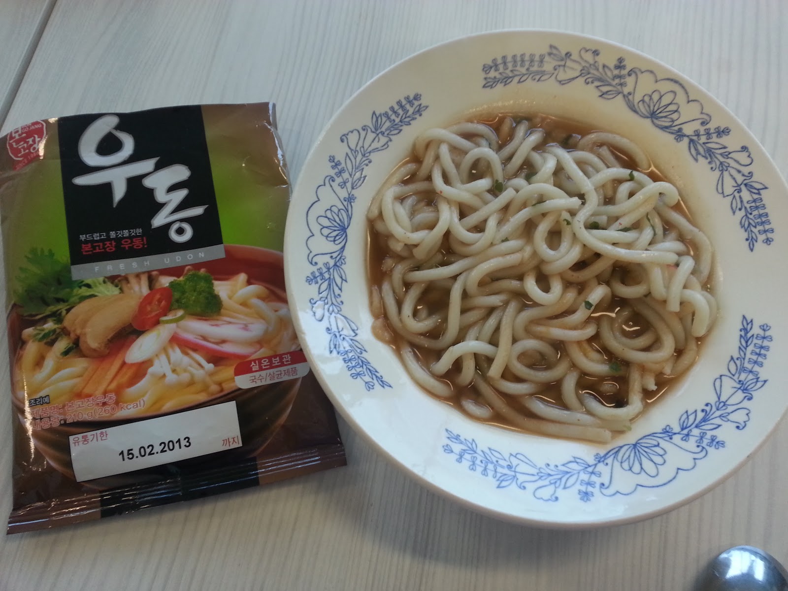 Instant Noodles around the World 8 - Korean Udon ~ A Kid at Heart